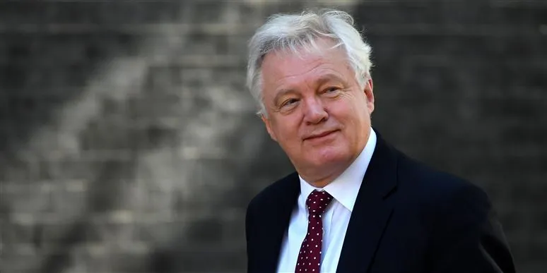 OVERBLIK: Det skriver David Davis i sit opsigelsesbrev - Avisen.dk