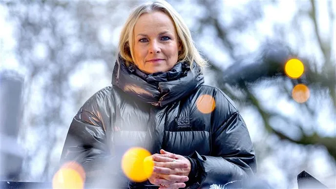 Søs Fenger i sorg: Nu aflyser hun alt - Avisen.dk