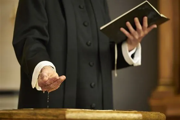 Tre bud på nyt dåbsritual - Avisen.dk