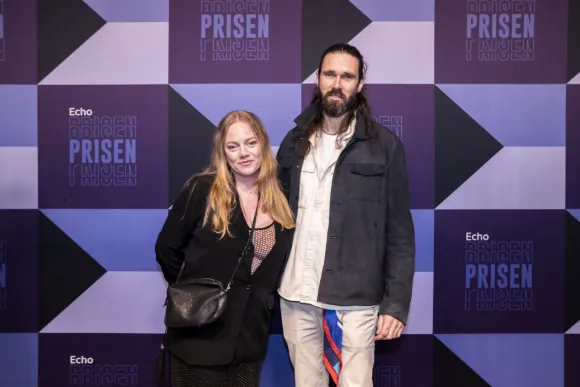 Komiker og influencer Daniel Hoffe hentet af ambulance - Avisen.dk