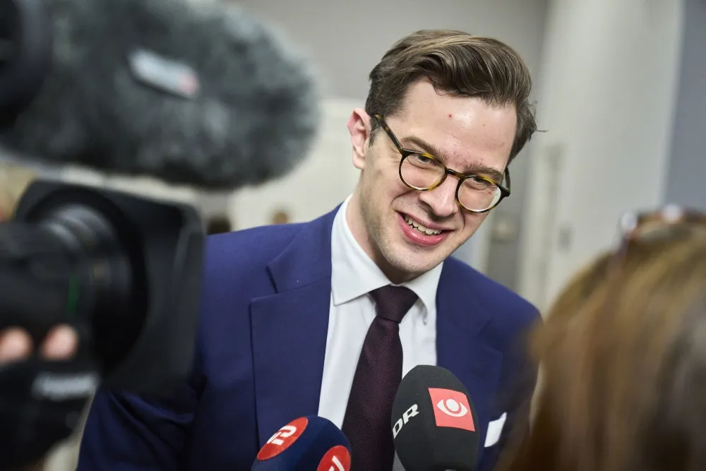 LA-politiker trækker sig som folketingskandidat efter sag om afpresning ...