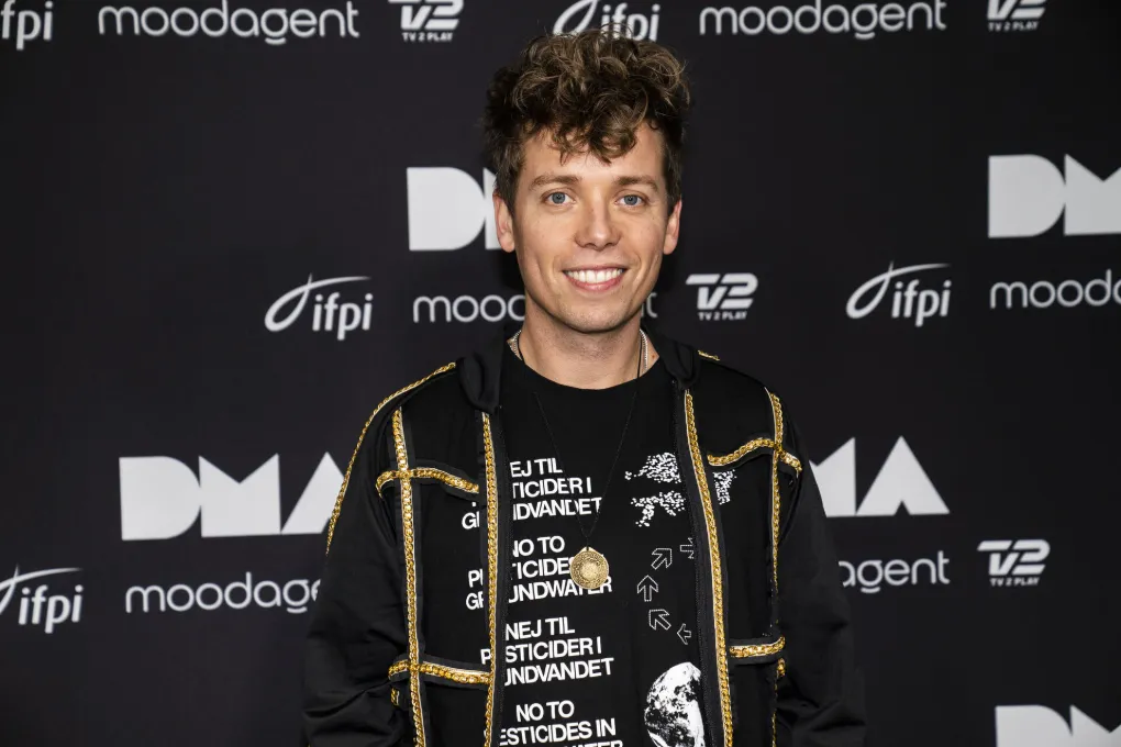 Mads Langer bekræfter forhold til Carla Philip Røder fra Carmen Curlers ...