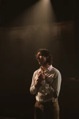 Eurovision-håb får hovedrolle i dansk Hadestown-premiere - Avisen.dk