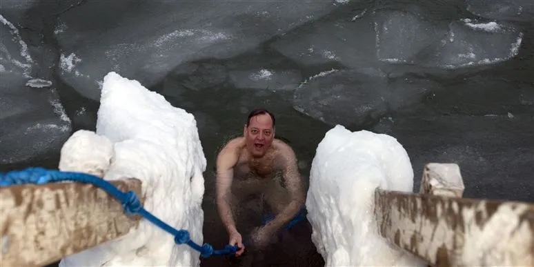 Kulde og frost: Pas på når du vinterbader - Avisen.dk